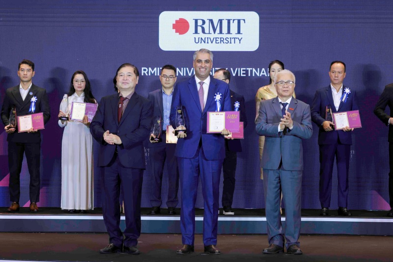 RMIT Vietnam awarded Golden Dragon Award for 21st time - RMIT University