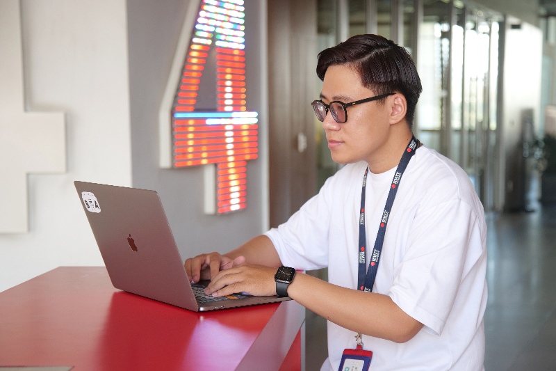 IT student built online games to help young people become cyber smart ...