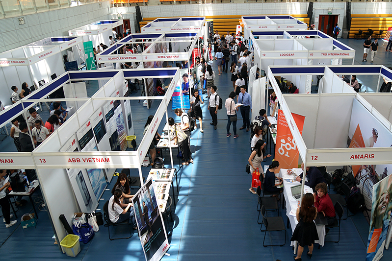 Students showcase employability at RMIT Vietnam Career Expo - RMIT University